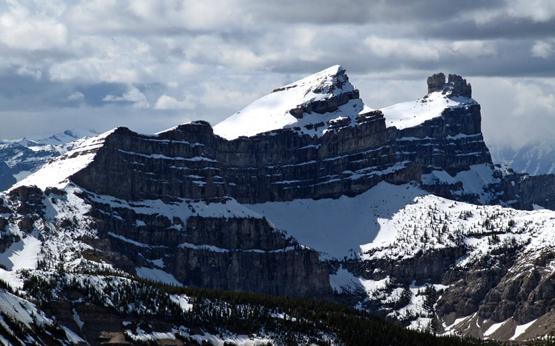 Victoria Peak to Victoria Ridge | Scrambling in Castle-Crown Wildness ...